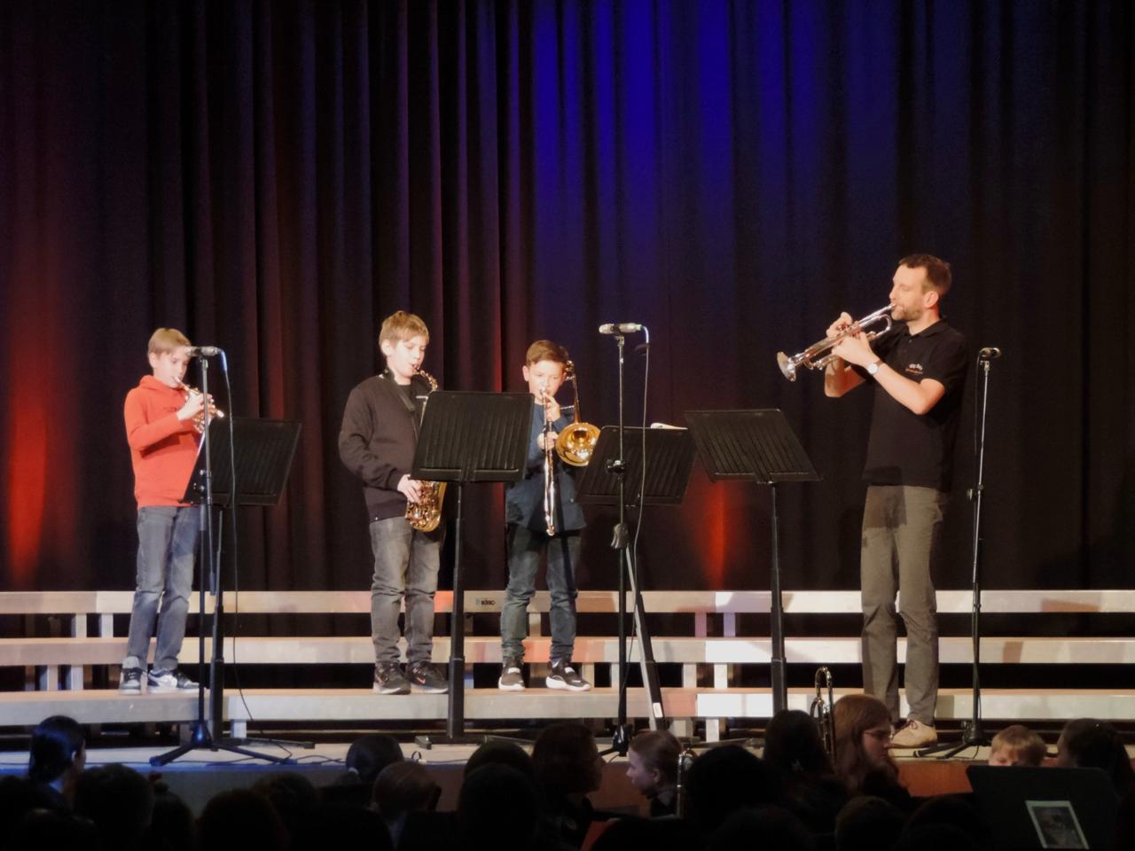 gymnasium am wall – Das Weihnachtskonzert am GaW - eine schöne ...